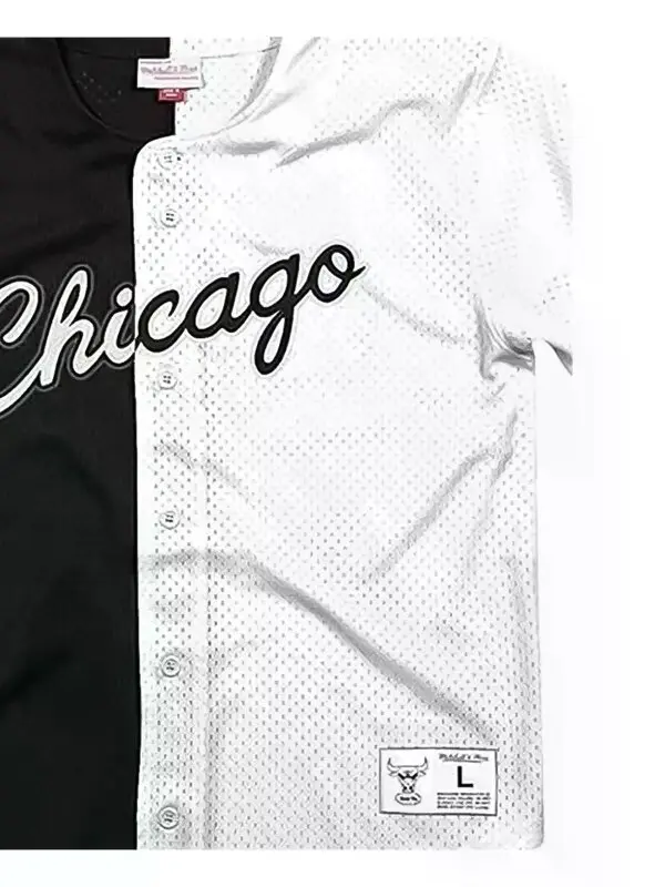 Mitchell & Ness Chicago Bulls Split-color Baseball Shirt