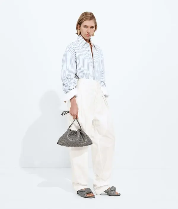 Bottega Veneta Intrecciato Calfskin Leather Pouch With Metal Chain - Basalt