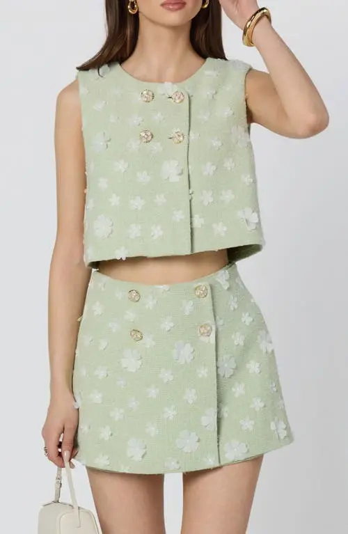 Astr The Label Floral Appliqué Cropped Vest