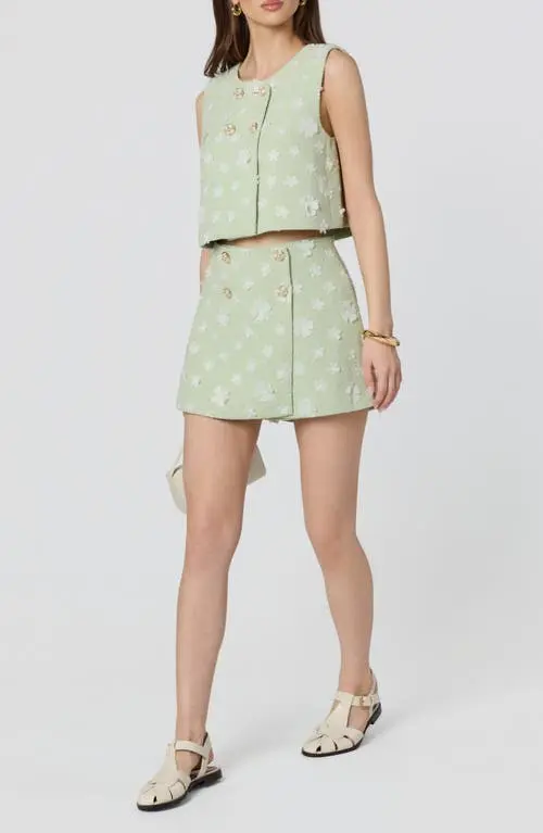 Astr The Label Janell Floral Appliqué Skort