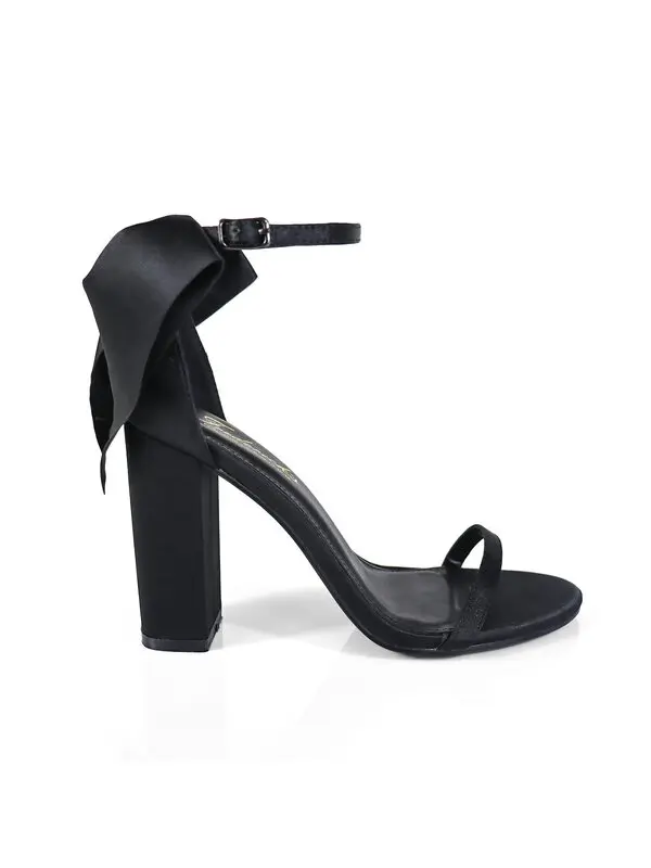 Frederick's Of Hollywood Athena Bow Pumps - Black