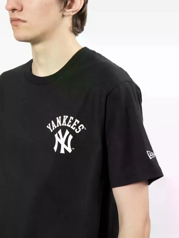 New Era Crew Neck T-shirt