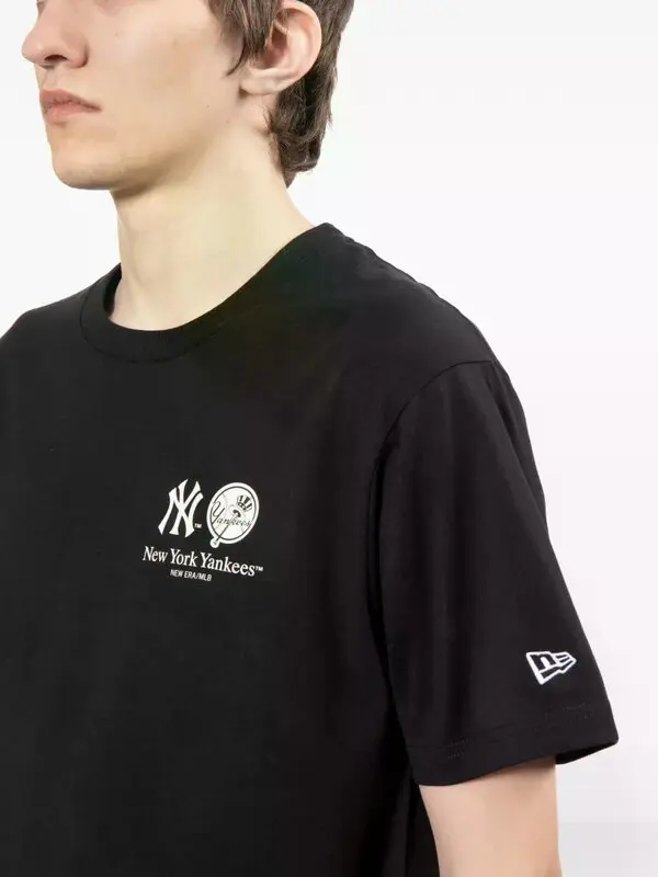 New Era Crew Neck T-shirt