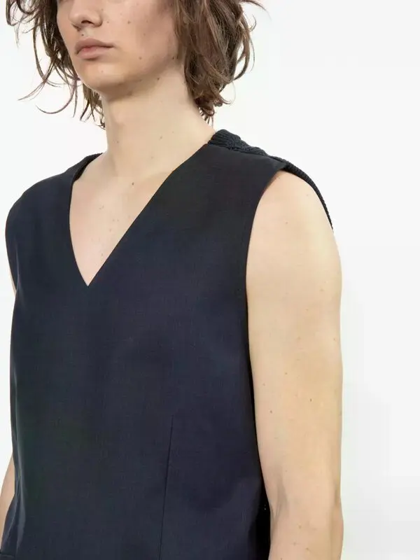 Toga V-neck Vest