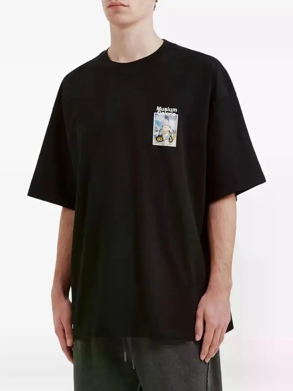 MUSIUM DIV. Round Neck Graphic T-shirt - Black