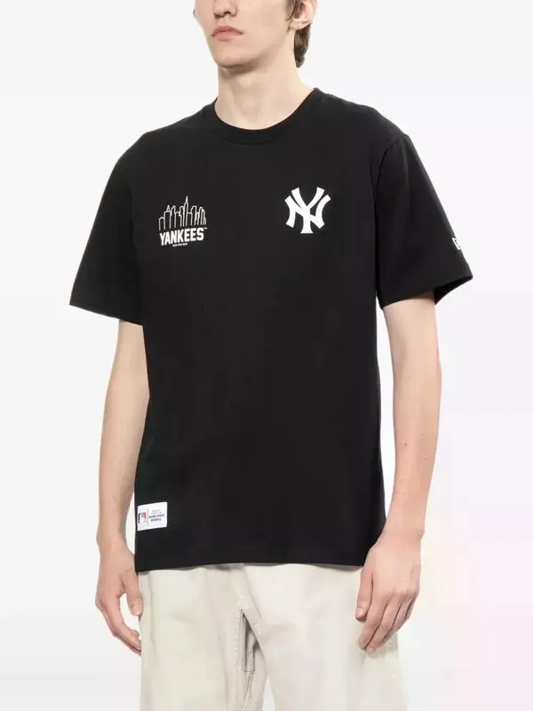 New Era Crew Neck T-shirt