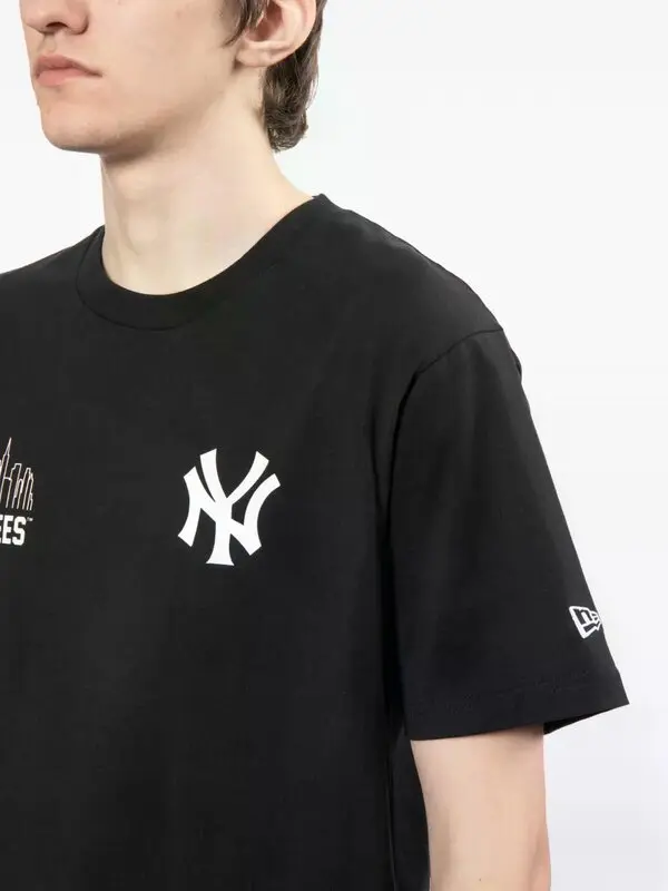 New Era Crew Neck T-shirt