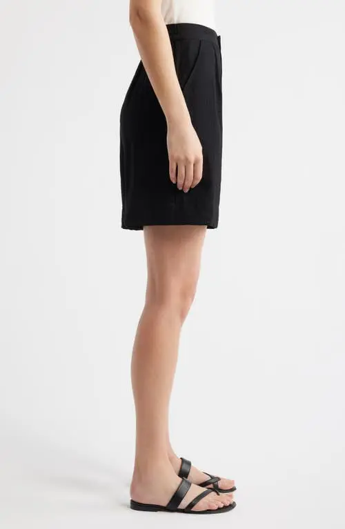 CITY BLUES Pleated Bermuda Shorts