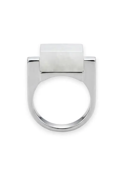 SEREE Year Of The Horse Jade Stone Saddle Ring - White