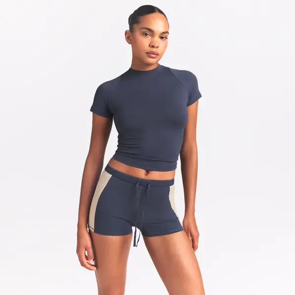 Nike Skims Matte Shine Mix 2" Shorts