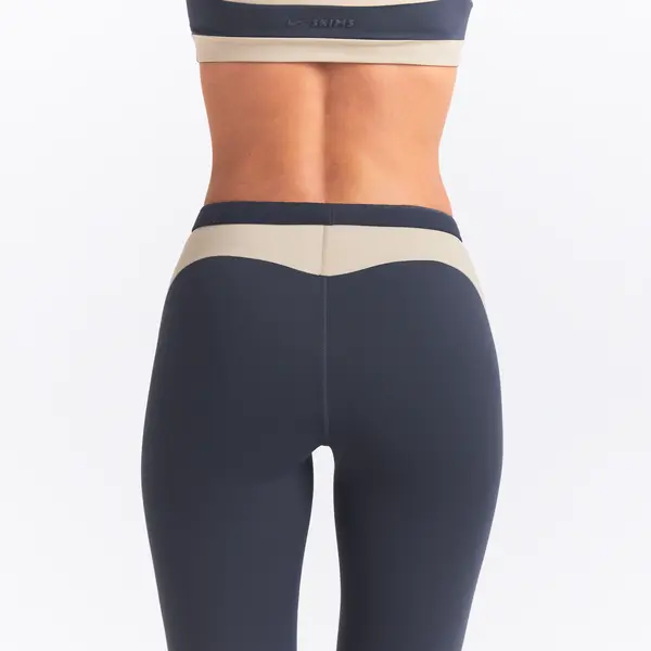 Nike Skims Matte Shine Mix 26" Leggings