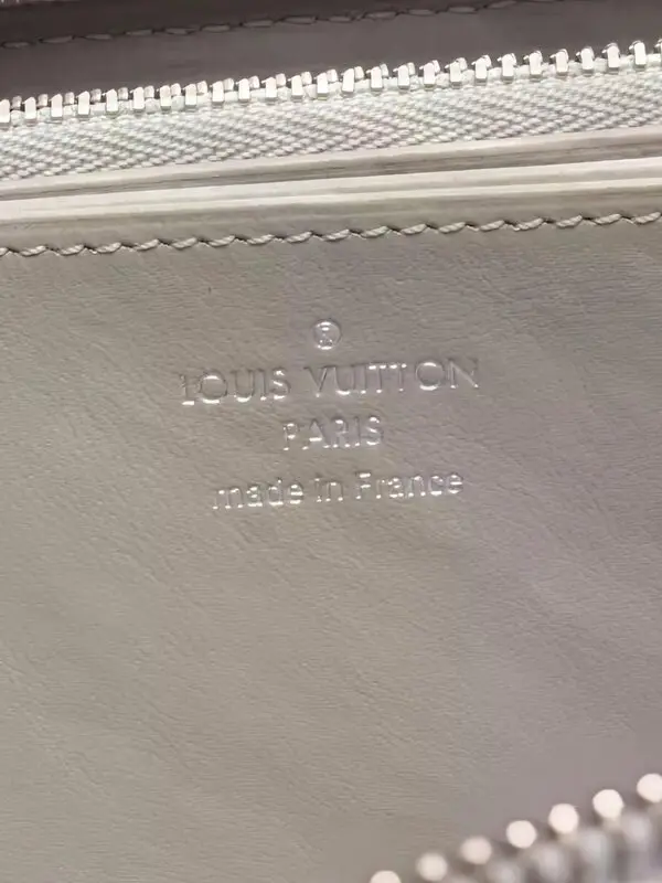 LOUIS VUITTON 2010s Zippy Monogram Wallet