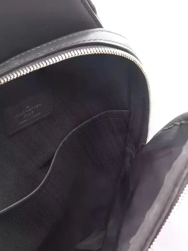 LOUIS VUITTON 2010s Avenue Damier Infini Body Bag