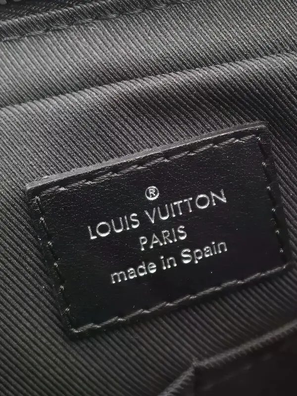 LOUIS VUITTON 2019 Pm Messenger Bag