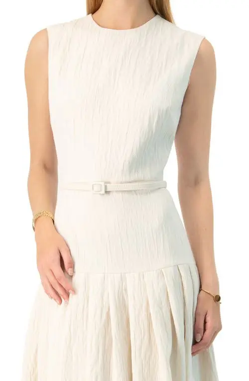 IVONNE Sleeveless Long Dress With Pleated Skirt
