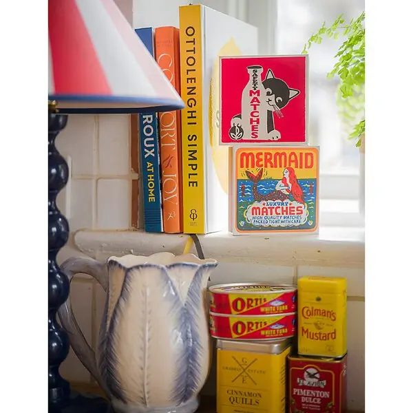 ARCHIVIST Milk Bottle Cat 125 Safety Matches