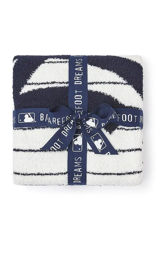 Barefoot Dreams Cozychic New York Yankees Stroller Blanket In White