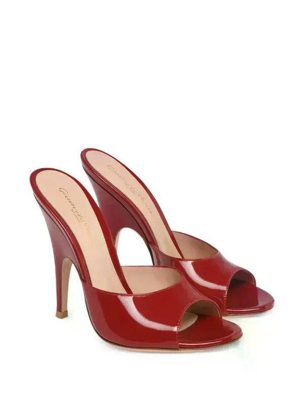 GIANVITO ROSSI Sofia Mules