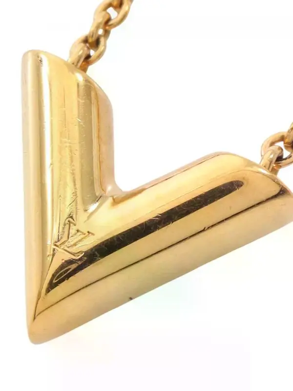 LOUIS VUITTON Essential V Necklace - Gold