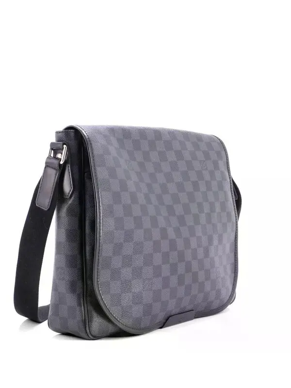 LOUIS VUITTON Damier Graphite Mm Daniel Messenger Bag