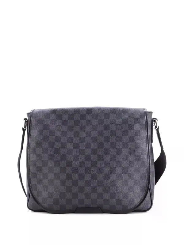 LOUIS VUITTON Damier Graphite Mm Daniel Messenger Bag