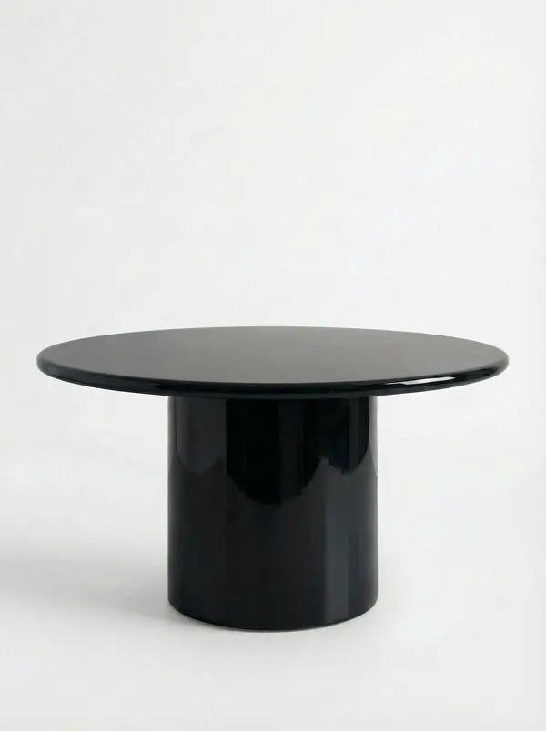 HOUSE OF CAPRICORN Amendoeira Round Dining Table - Black