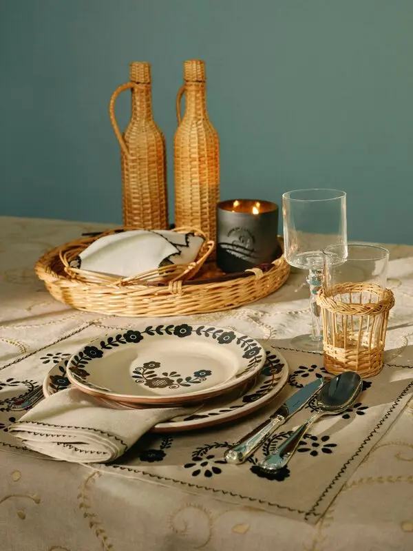 HOUSE OF CAPRICORN Hand-painted Stoneware Dessert Plate - Black