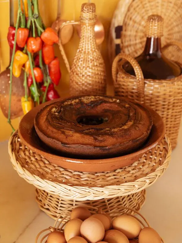 HOUSE OF CAPRICORN Handmade Vitória Wicker Cake Plate - Brown