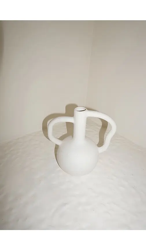 HUEGAH HOME Blanche Vase In White