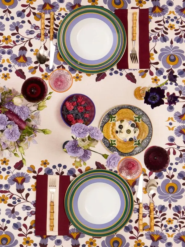 La DoubleJ Rainbow Viola Dinner Plates - Purple