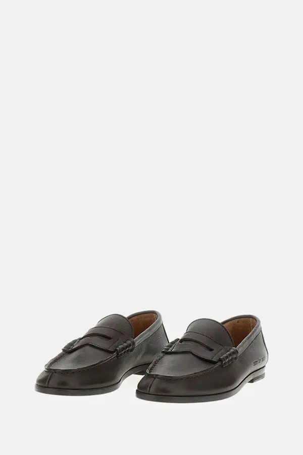 COMMON PROJECTS Leather Loafers