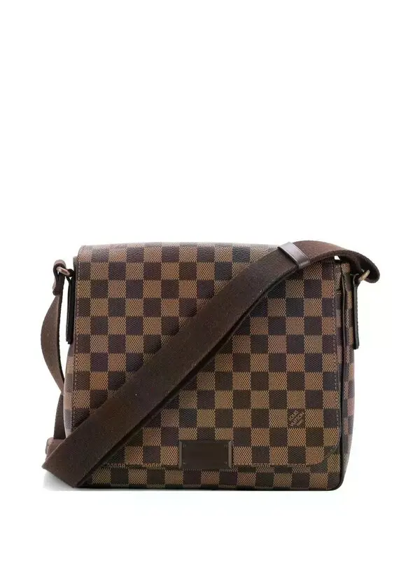 LOUIS VUITTON District Messenger Bag Damier Pm
