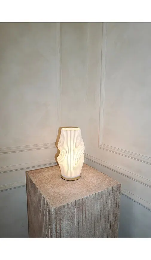 HUEGAH HOME Rowa Table Lamp