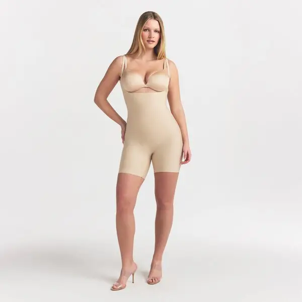 SKIMS Core Sculpt Back Smoothing Open Bust Mid Thigh Bodysuit - Sand