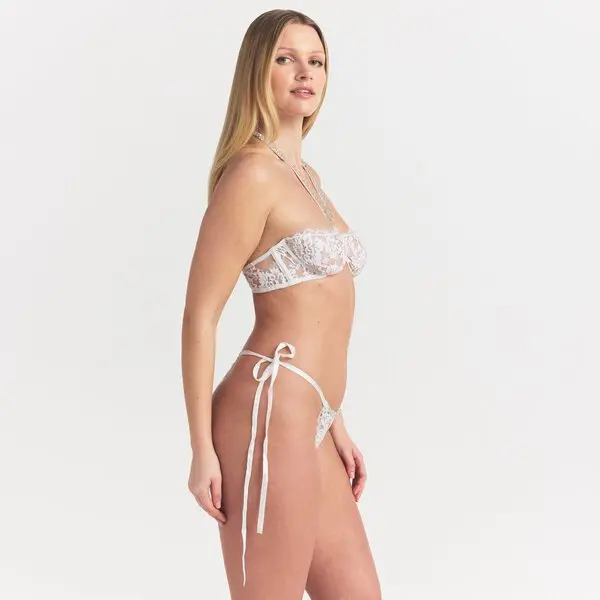 SKIMS Unlined Halter Bra | White | | Lace