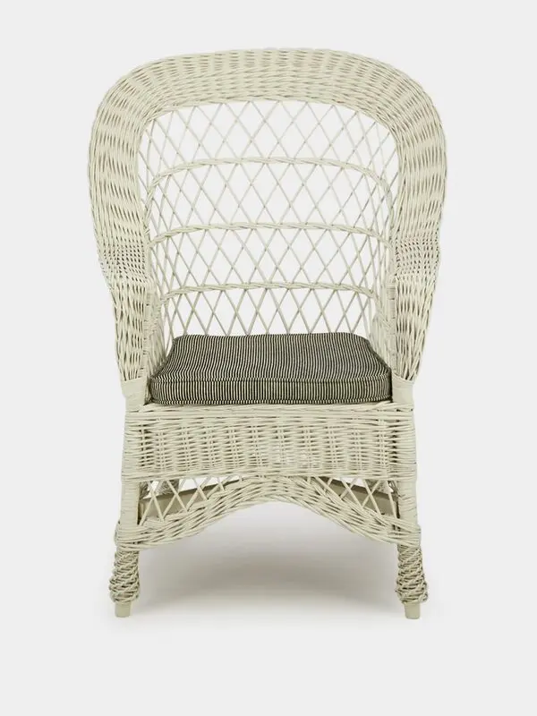 HOUSE OF CAPRICORN Handmade Furnas Ivory Wicker Armchair - White