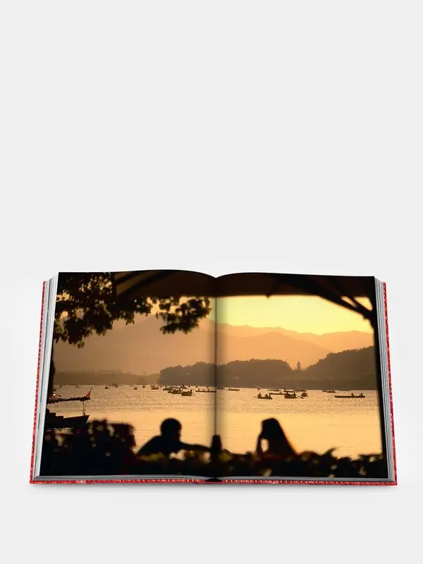 Assouline From The Heart: Celebrating 50 Years In Asia - Red