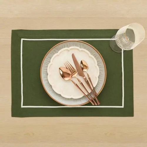 Solino Home Linen Placemats Set Of 4, 14 X 19 Inch For Dining Table - Olive