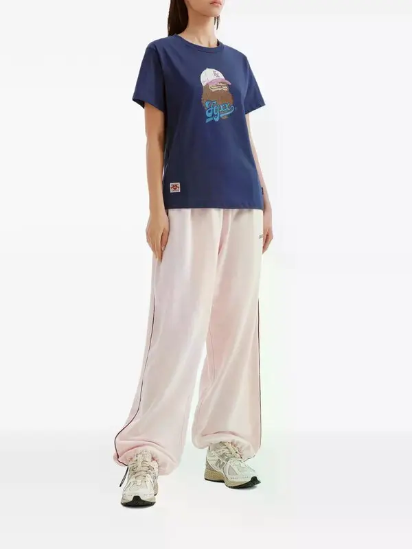 FINGERCROXX Graphic T-shirt
