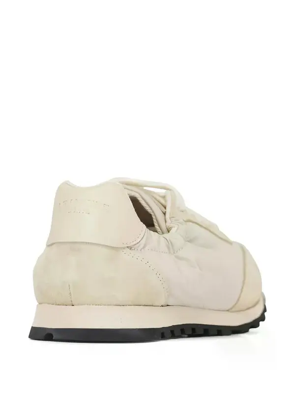 Le Monde Beryl Slim Runner Sneakers - Neutrals