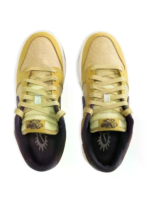 Nike Dunk Low Lace-up Sneakers - Yellow