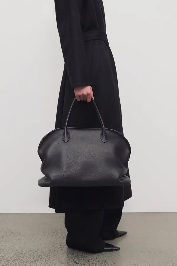 THE ROW Agnes 15 Top-handle Bag - Black