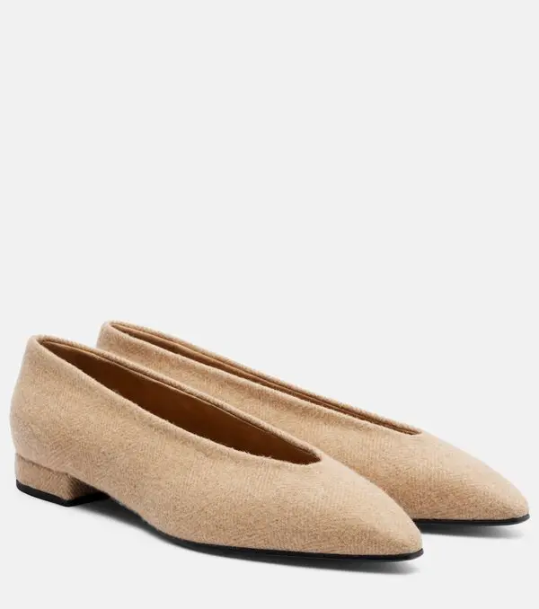 Loro Piana Rebecca Herringbone Ballerina Flats - Beige