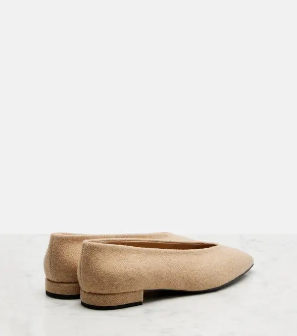 Loro Piana Rebecca Herringbone Ballerina Flats - Beige