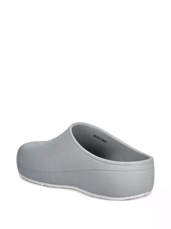 CROCS Round-toe Slides