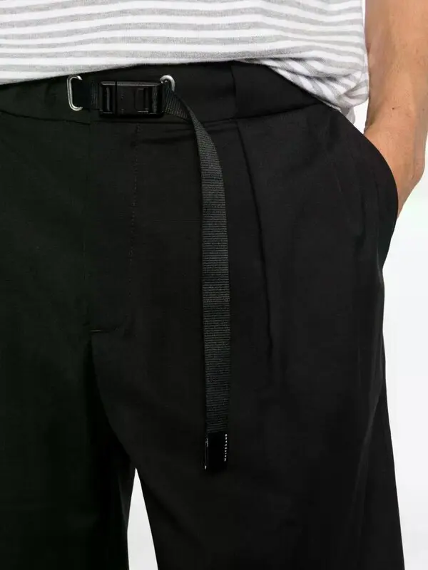 WHITE SAND Pleated Shorts - Black