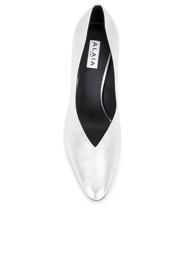 Alaïa Metallic Leather Pointed Toe Pumps - Argent