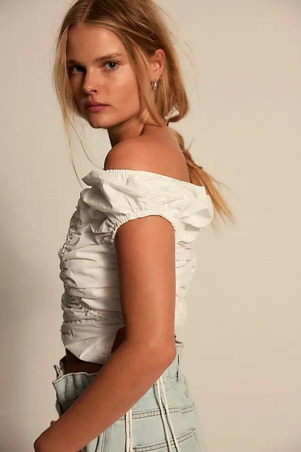 SAEMDI Ruched Off-the-shoulder Top