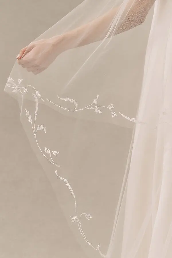 ENAURA Whispy Floral Cathedral Veil