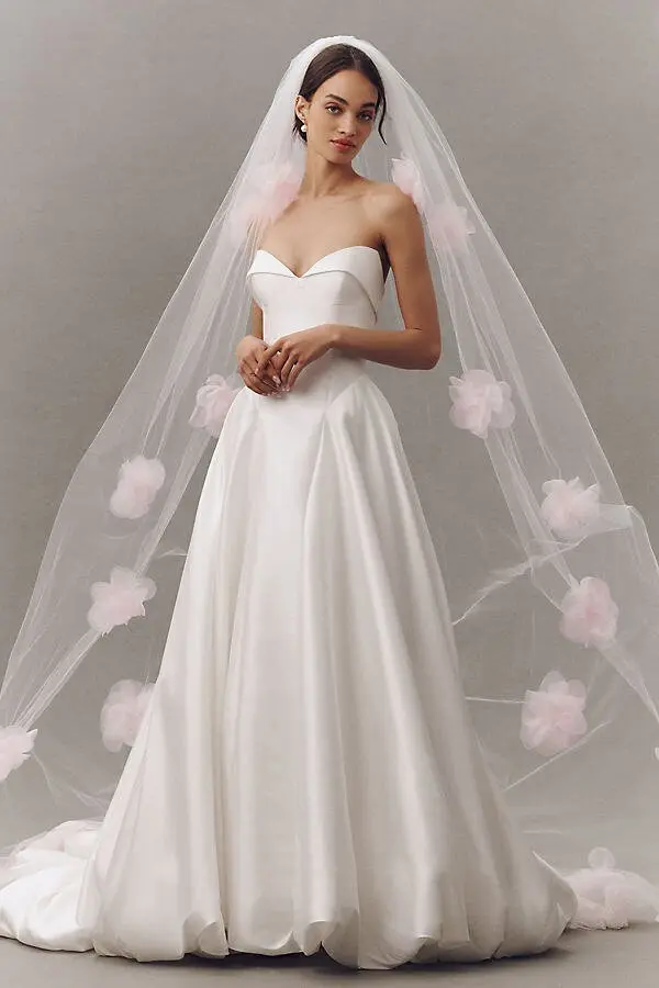 ENAURA Cathedral Veil With Dimensional Floral Accents - Pink